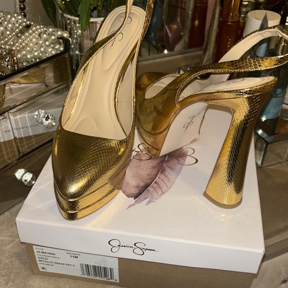 Jessica Simpson | Shoes | Jessica Simpson Gold Metallic Slingback Heels ...